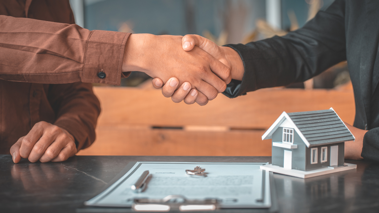 Techniques to Negotiate Better Loan Interest Rates | Pay it Later Techniques to Negotiate Better Loan Interest Rates | Pay it Later